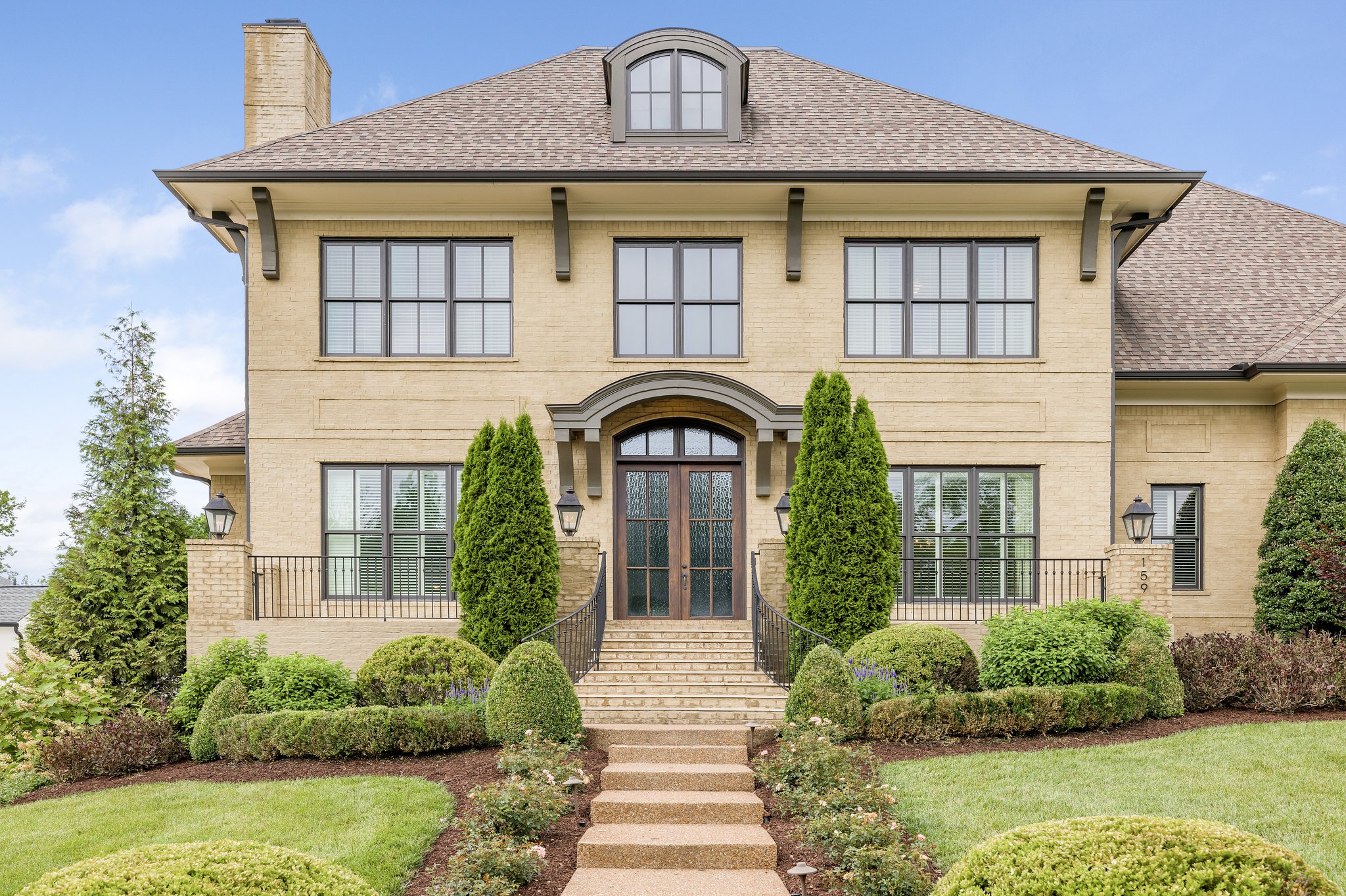 Top Home Tips To Prepare for Spring Real Estate Market - LCT Team